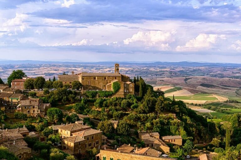 A Guide to Tuscan Wine Country: Here's how to drink —and eat— your way ...